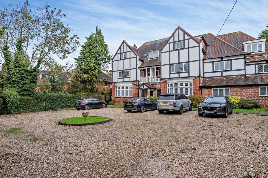 2 bedroom apartment for rent in Frithwood Avenue, HA6