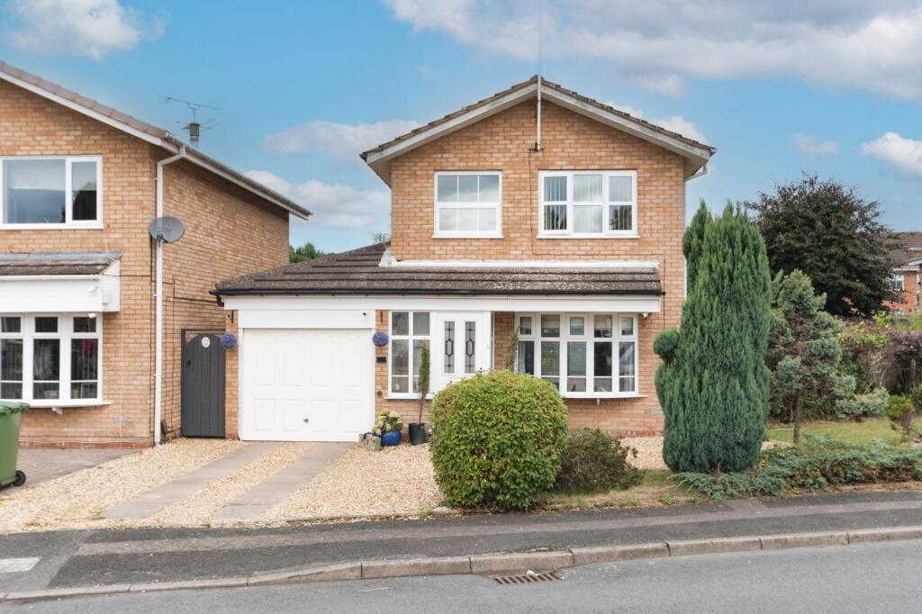 3 bedroom detached house for sale in Atcham Close, Redditch ...