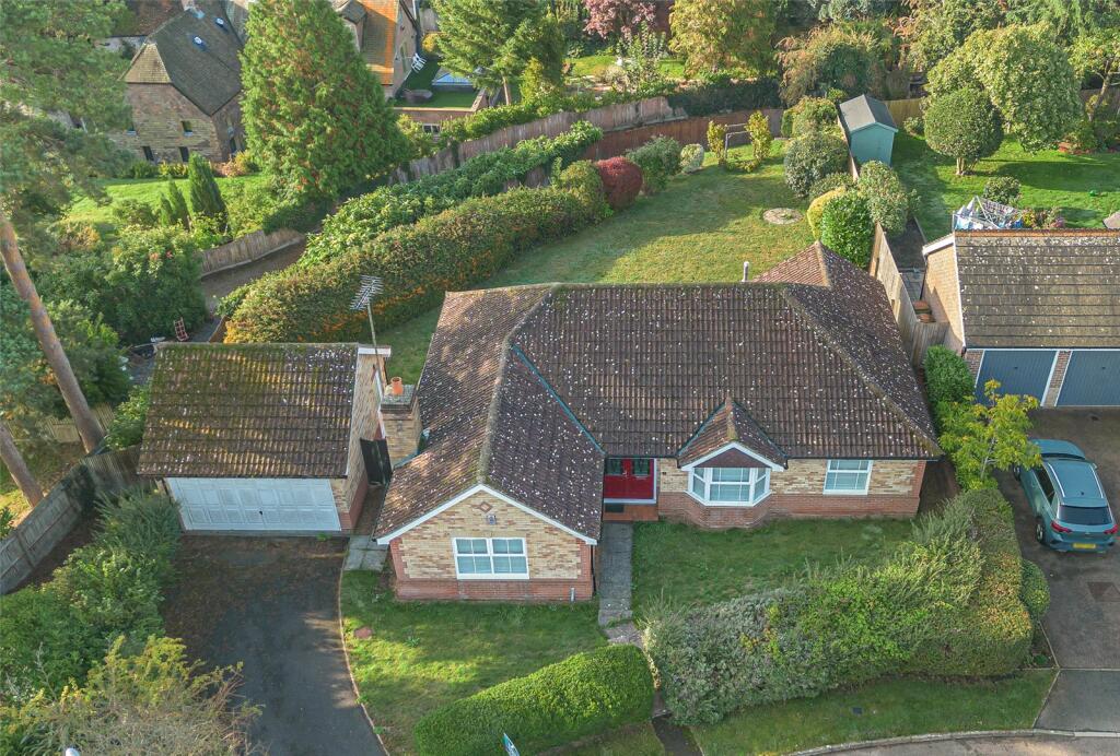 3 bedroom bungalow for sale in Masons Way, Codmore Hill, Pulborough ...