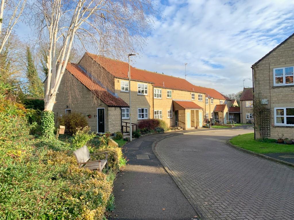 2 bedroom ground floor flat for sale in 8 Roxby Gardens, YO18 7SR, YO18