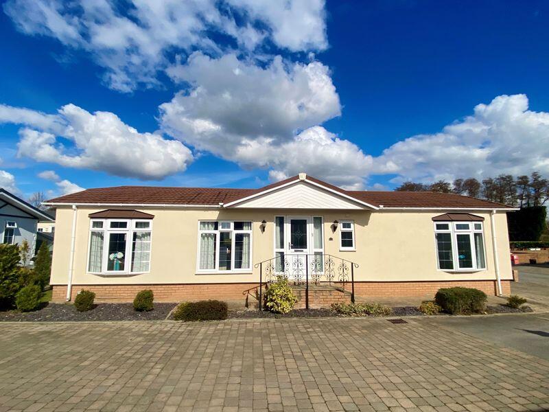 2 bedroom park home for sale in Wickham Court, North Boarhunt, PO17
