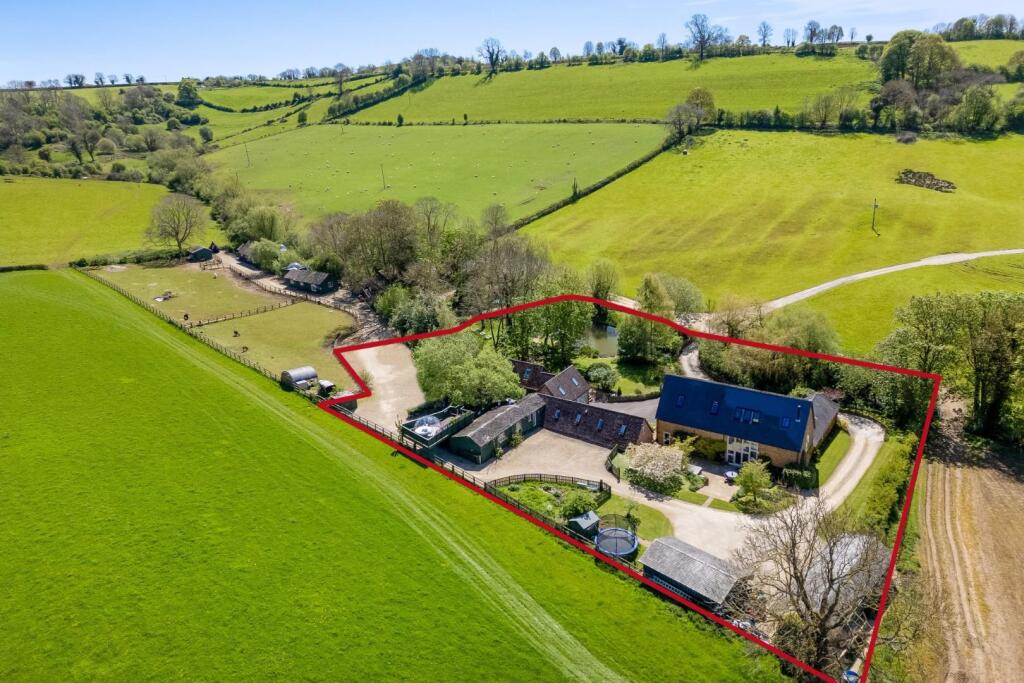 11 bedroom detached house for sale in Shenington Road, Upper Tysoe, CV35