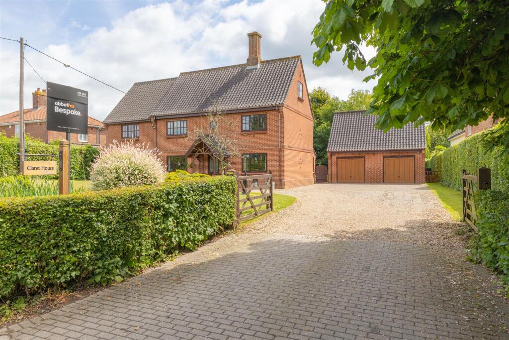 6 bedroom detached house for sale in Carleton Rode, NR16
