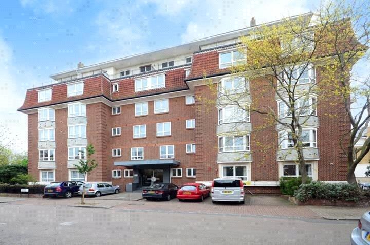 2 bedroom flat for rent in Brittany House, 261 Upper Richmond Road, SW15