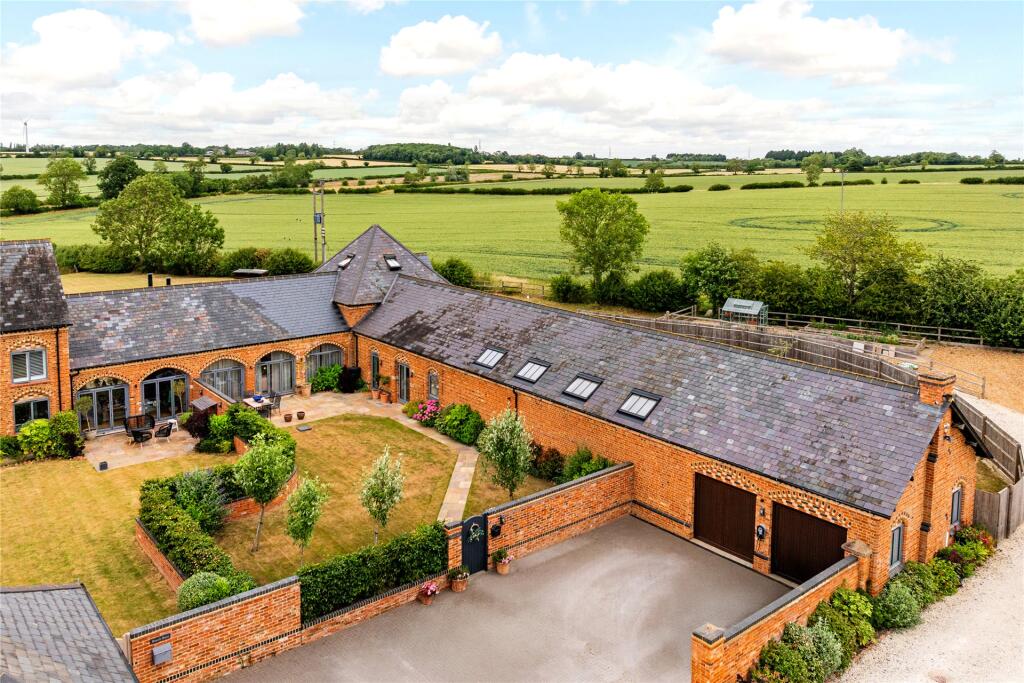 4 bedroom barn conversion for sale in Kettering Road, Walgrave, Northampton, Northamptonshire, NN6