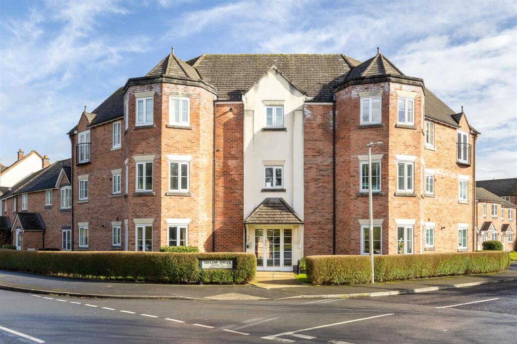 2 bedroom apartment for sale in Taylor Drive, Nantwich, CW5