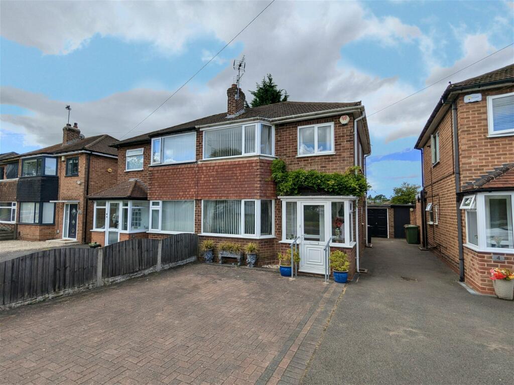 3 Bedroom Semi Detached House For Sale In Foxcote Drive Shirley B90