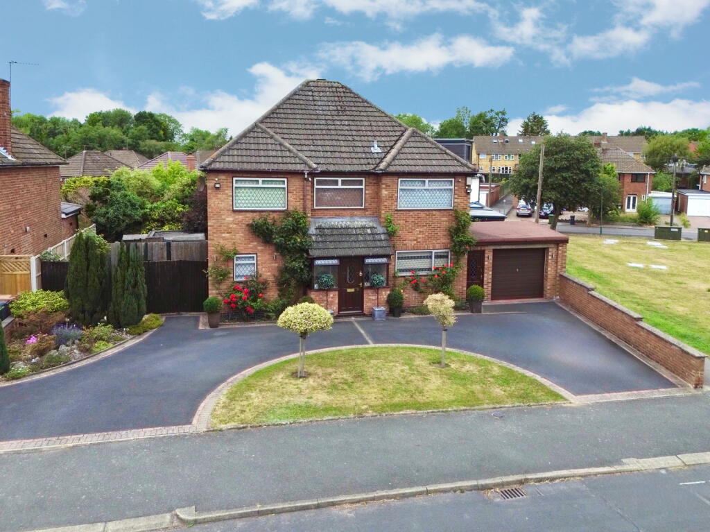 5 bedroom detached house for sale in Kingshurst Road, Shirley, B90