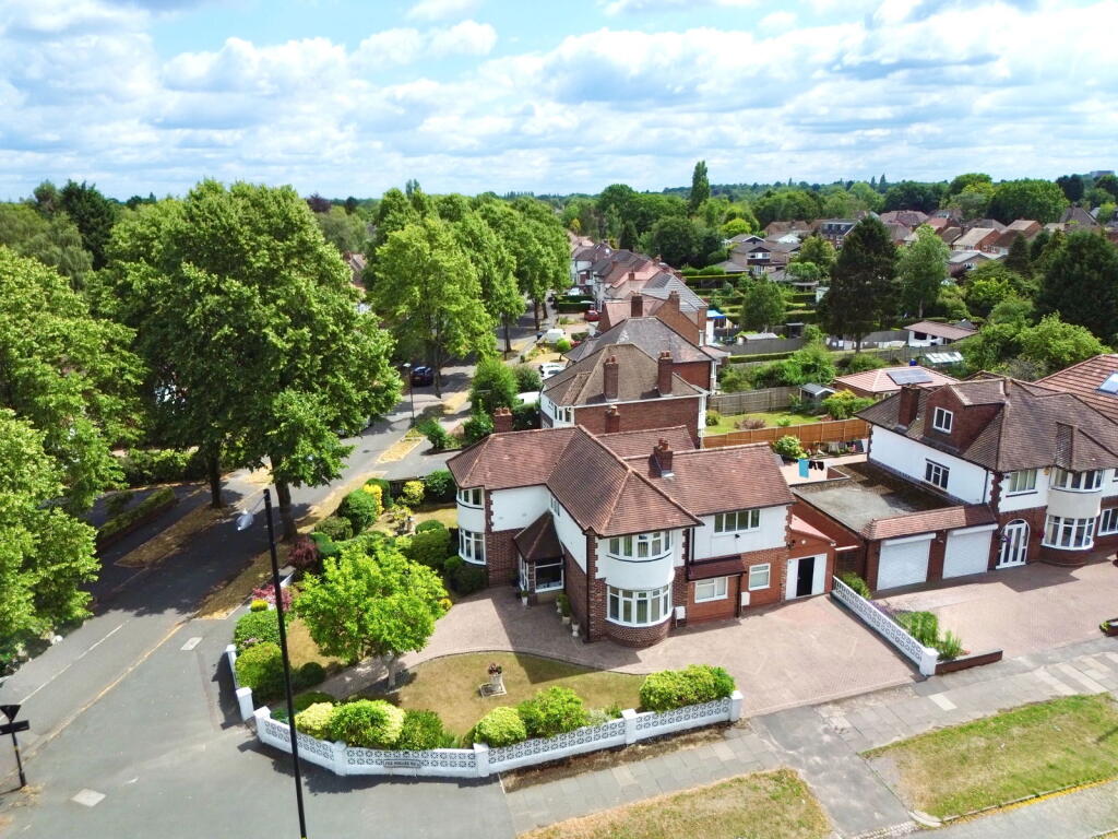 5 bedroom detached house for sale in Boden Road, Hall Green, B28