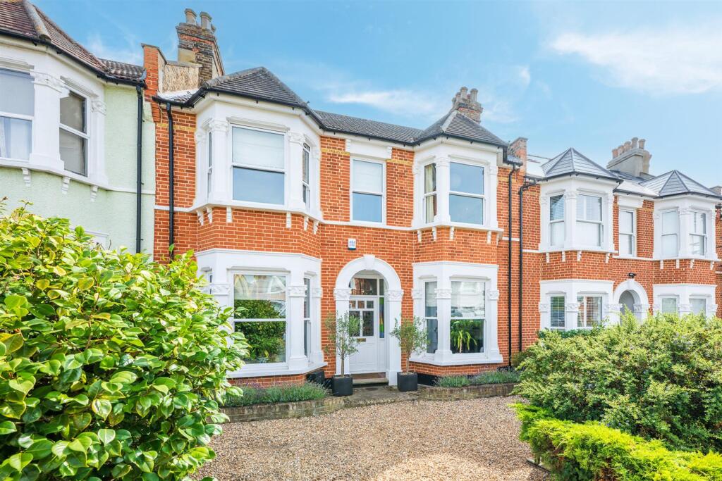 4 bedroom terraced house for sale in Greenholm Road, London, SE9