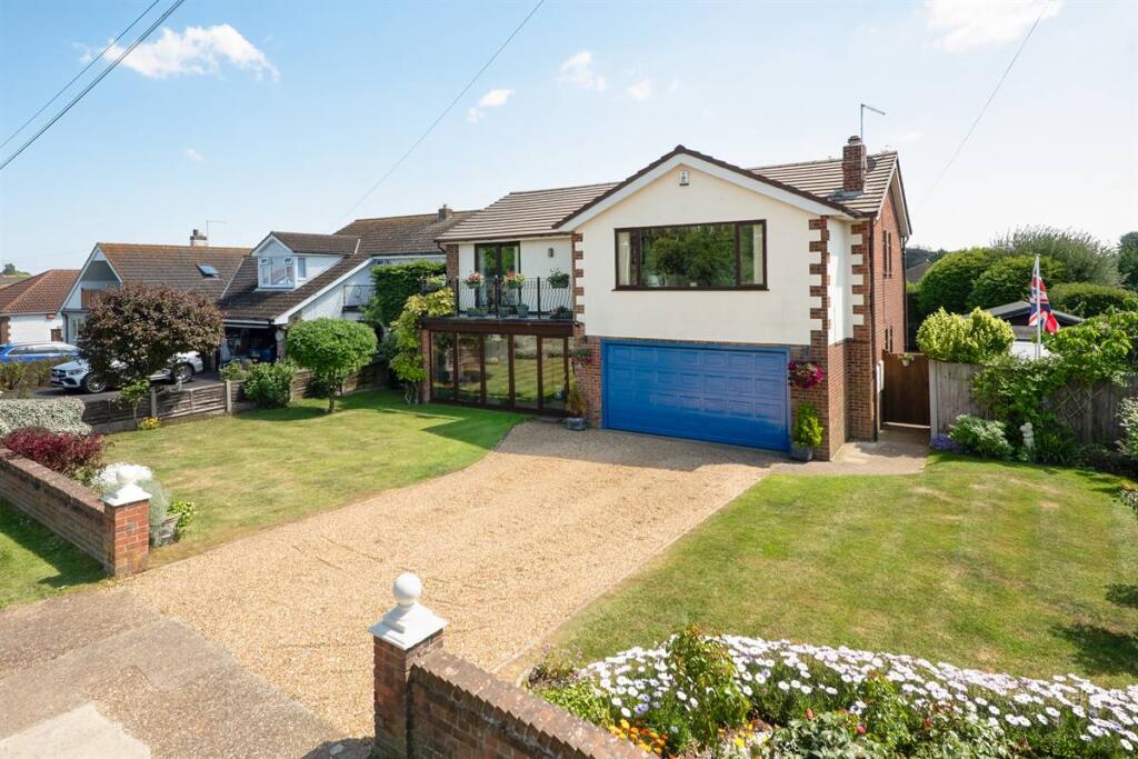 4 bedroom detached house for sale in Reculver Drive, Herne Bay, CT6