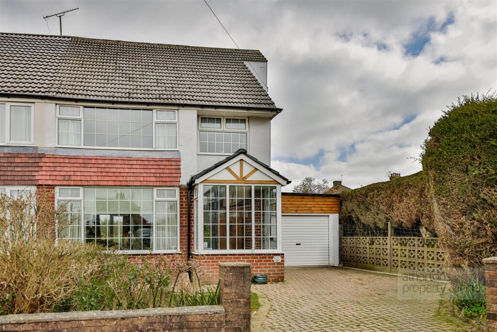 3 bedroom semi-detached house for sale in Lyndale Close, Wilpshire ...