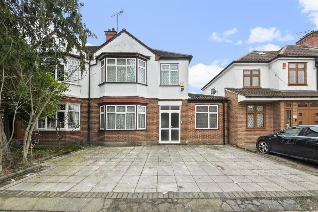 5 bedroom semi-detached house for sale in Wimborne Avenue, Norwood ...