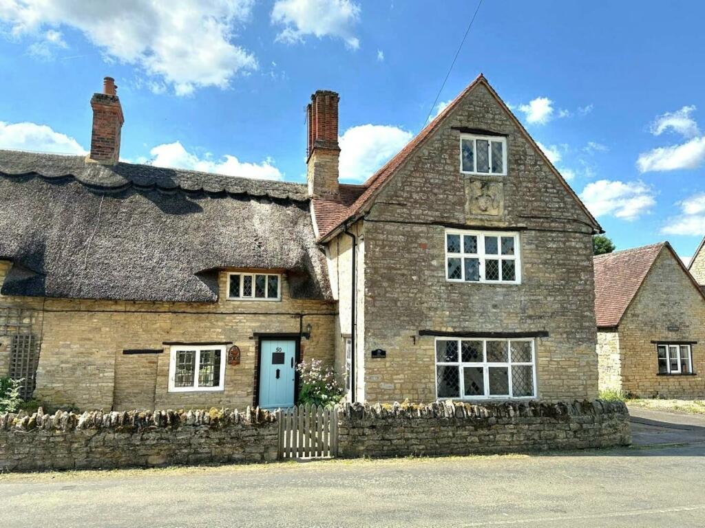 3 bedroom semi-detached house for sale in Cross Tree Road, Wicken, MK19