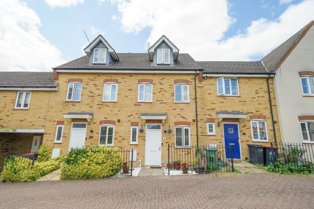 3 bedroom terraced house for sale in Bushell Close, Leighton Buzzard, LU7