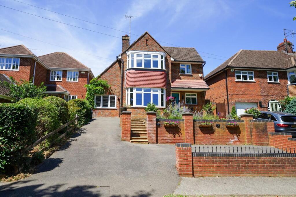 4 bedroom detached house for sale in Rock Lane, Linslade, LU7