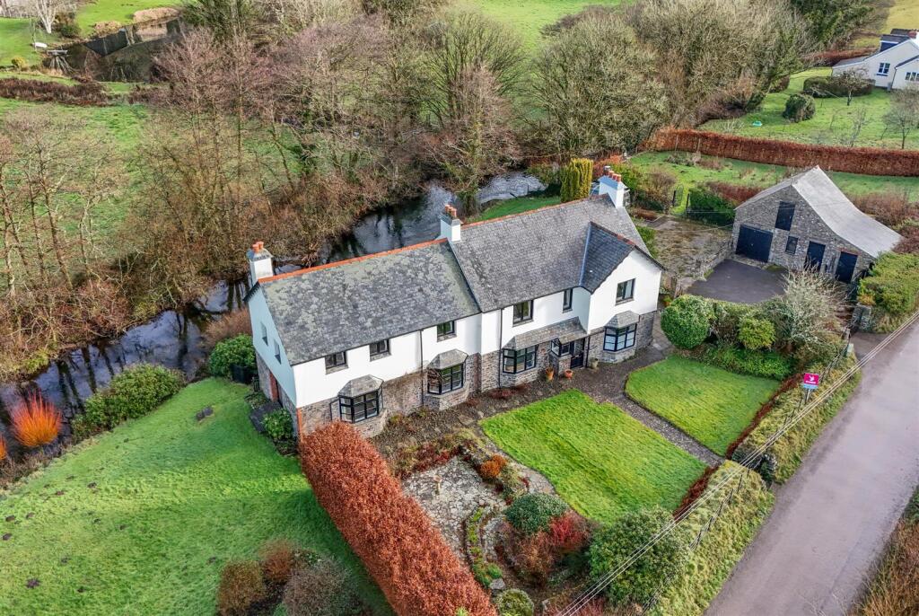 6 bedroom detached house for sale in Brendon, Lynton, EX35