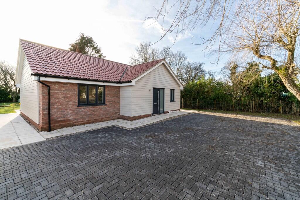 3 bedroom detached bungalow for sale in Collins Road, Little Maplestead ...