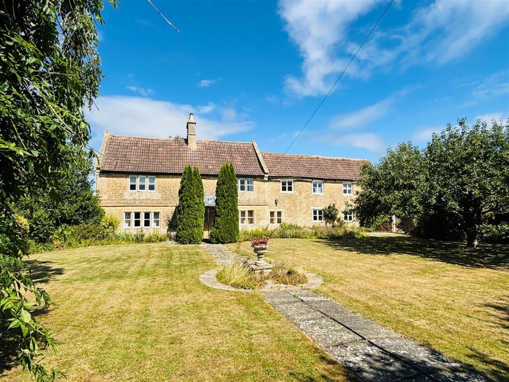 6 bedroom detached house for sale in Woodrow Road, Forest, Melksham, SN12