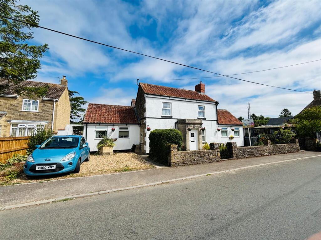 4 bedroom cottage for sale in Woodrow Road, Forest, Melksham, SN12