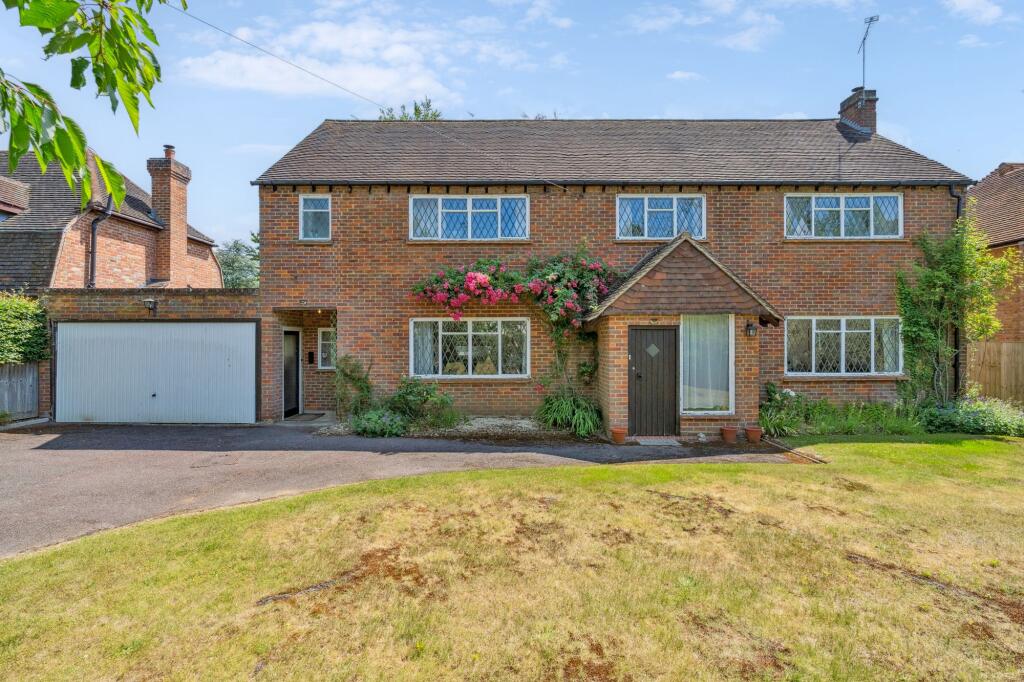 5 bedroom detached house for sale in Eghams Wood Road, Beaconsfield, HP9