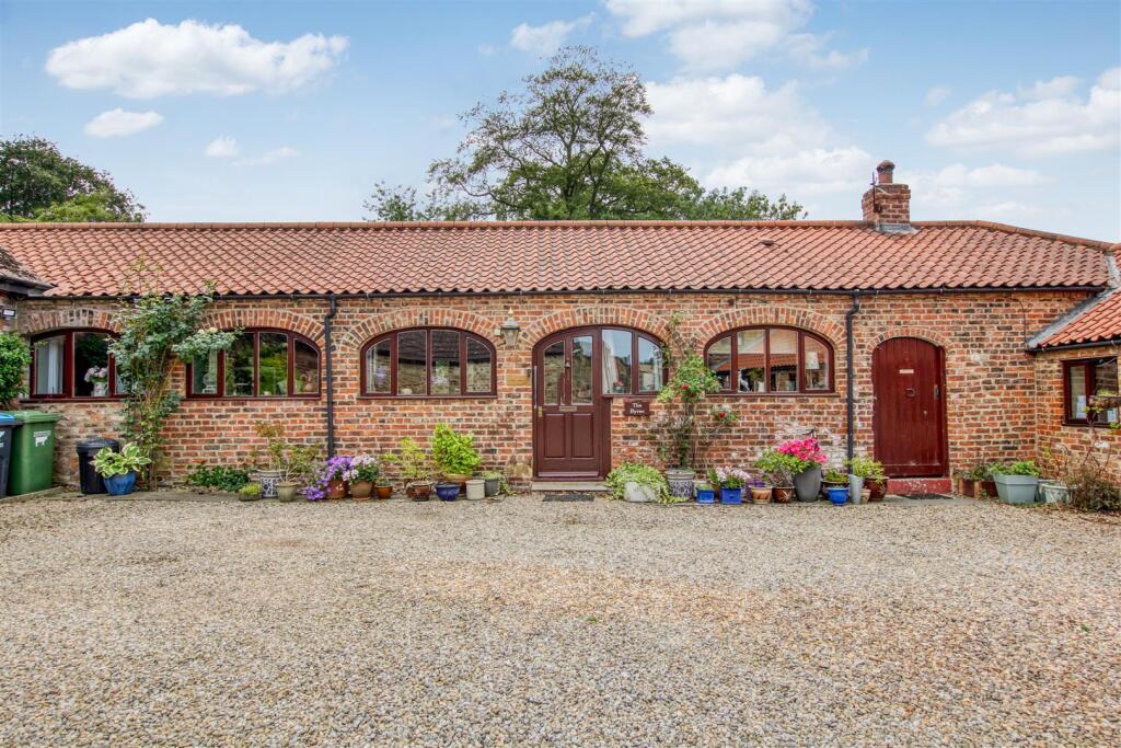 2 bedroom semi-detached bungalow for sale in Winton, Northallerton, DL6