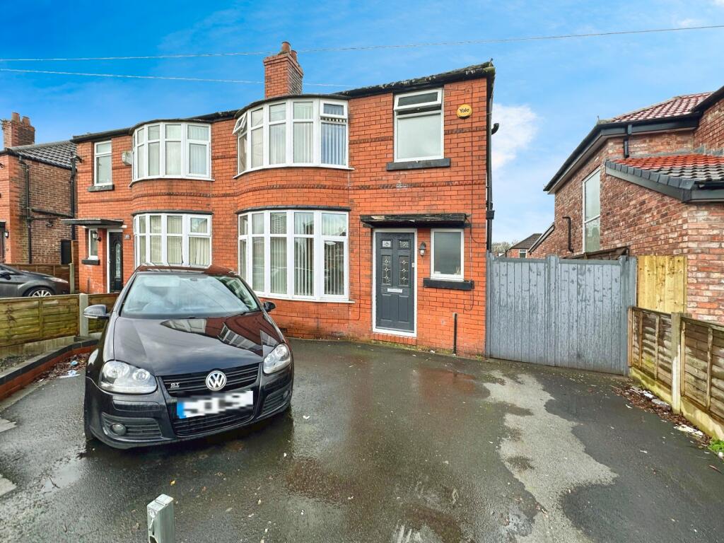 3 Bedroom Semi Detached House For Sale In Victoria Road Fallowfield