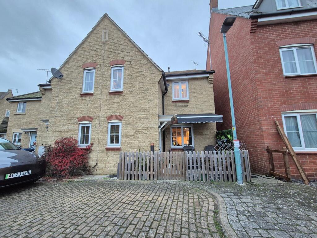 2 bedroom end of terrace house for sale in West Way, Bishops Cleeve ...