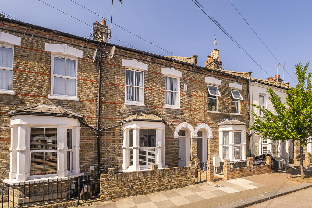 4 bedroom terraced house for sale in Sudlow Road, London, SW18