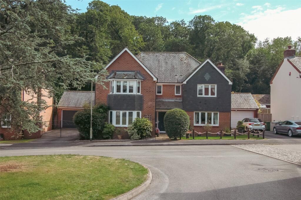 5 bedroom detached house for sale in Rowe Close, Bideford, EX39