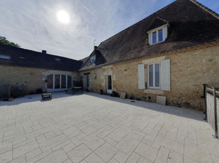 13 bedroom house for sale in Tremolat, Dordogne, 24510, France