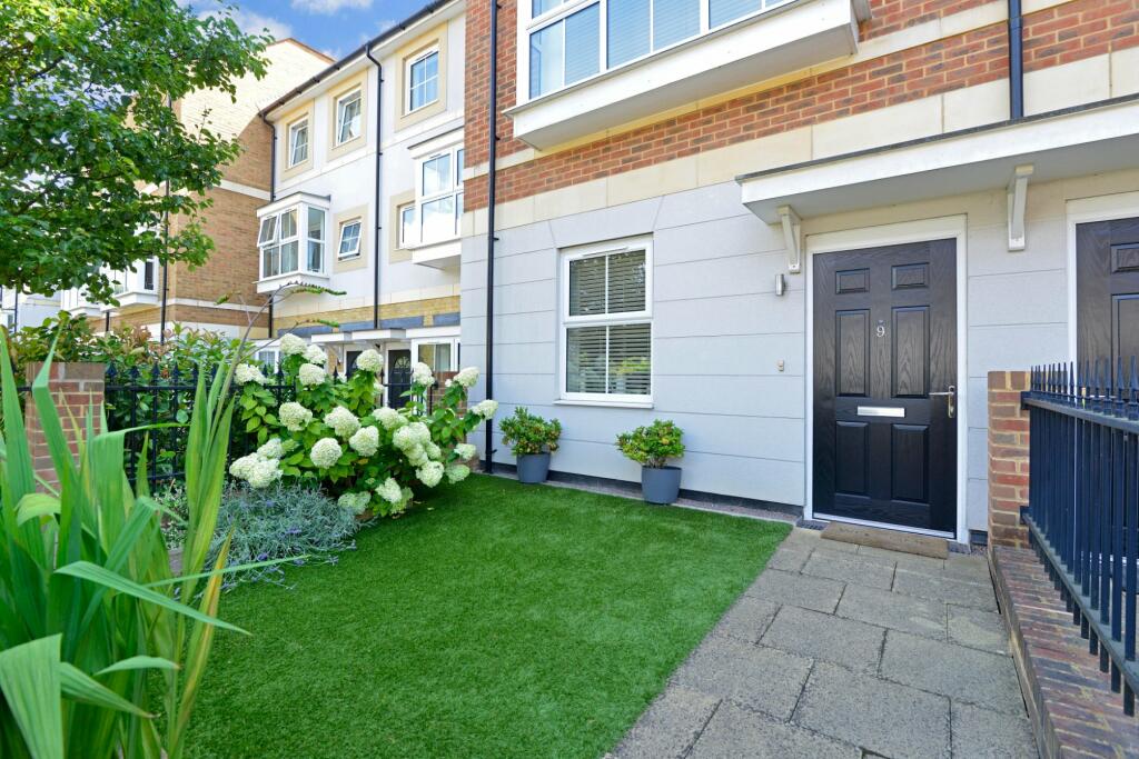 4 bedroom terraced house for sale in Flambard Way, Godalming, Surrey, GU7