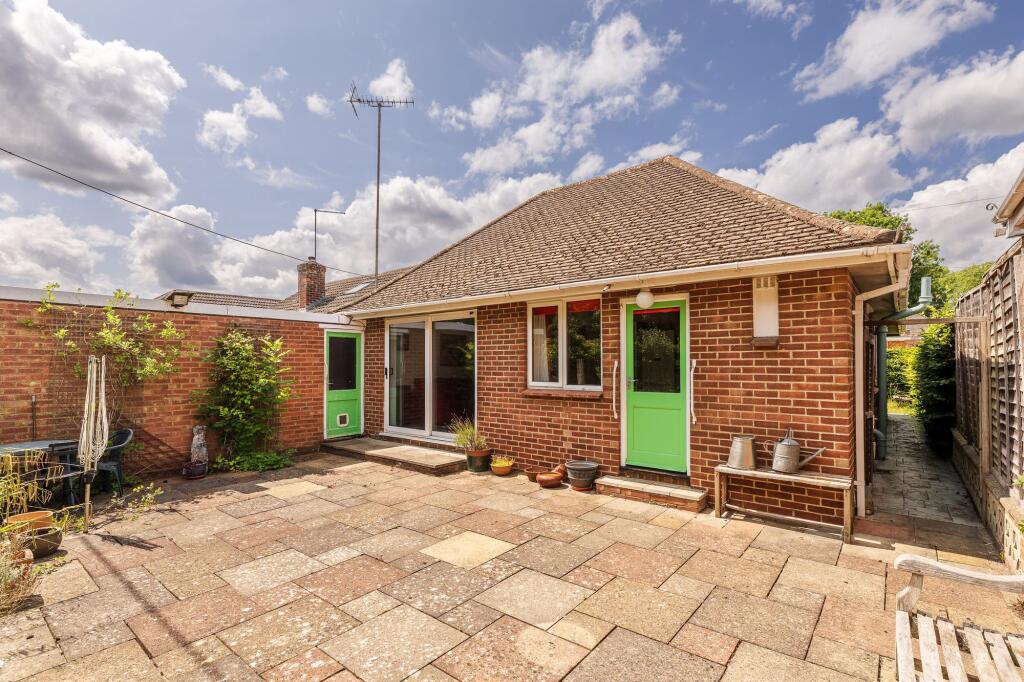 3 bedroom detached bungalow for sale in Manor Drive, Horspath, OX33
