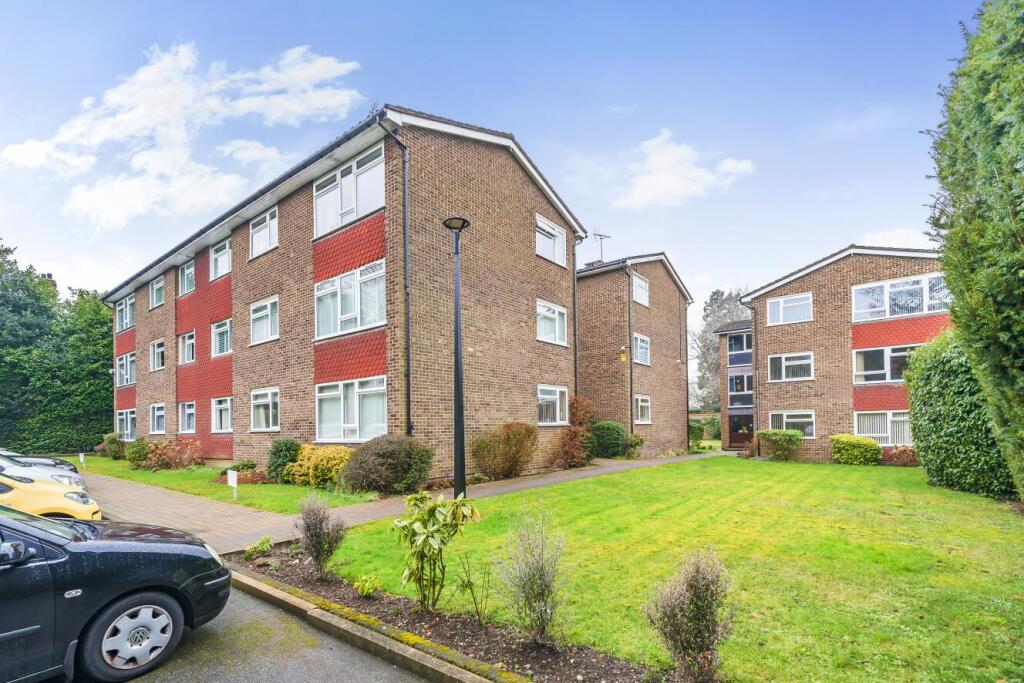 2 bedroom flat for sale in Prince Imperial Road, Chislehurst, Kent, BR7