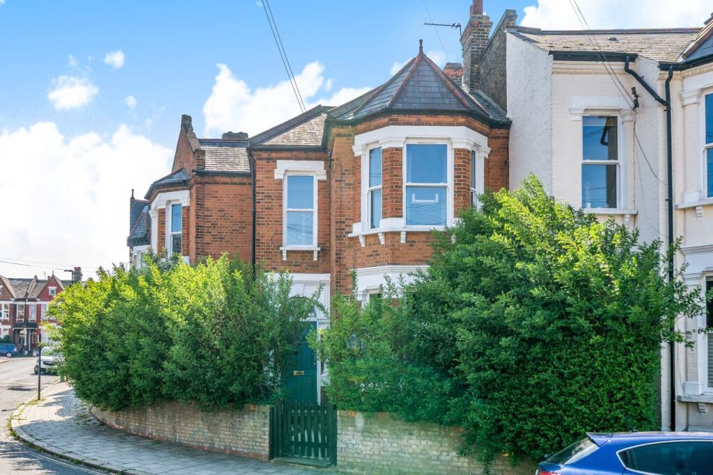 2 bedroom flat for sale in Fairmount Road, Brixton, London, SW2