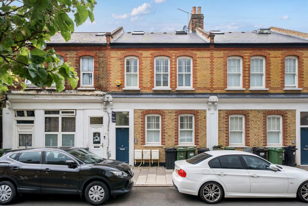 2 bedroom flat for sale in Lyham Road, Brixton, London, SW2