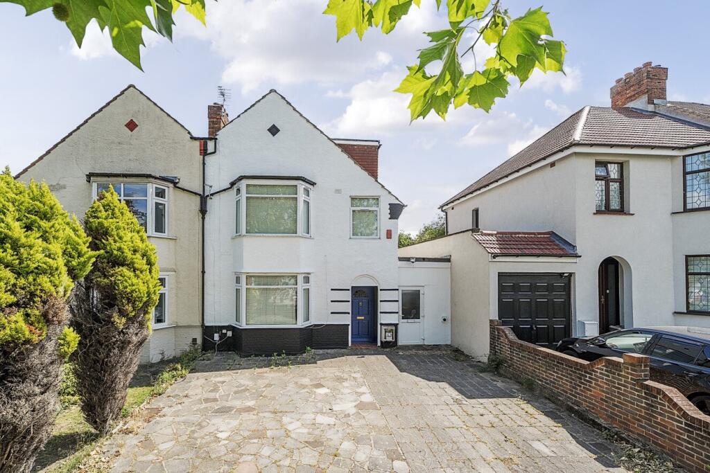 5 bedroom terraced house for sale in Baring Road, London, SE12