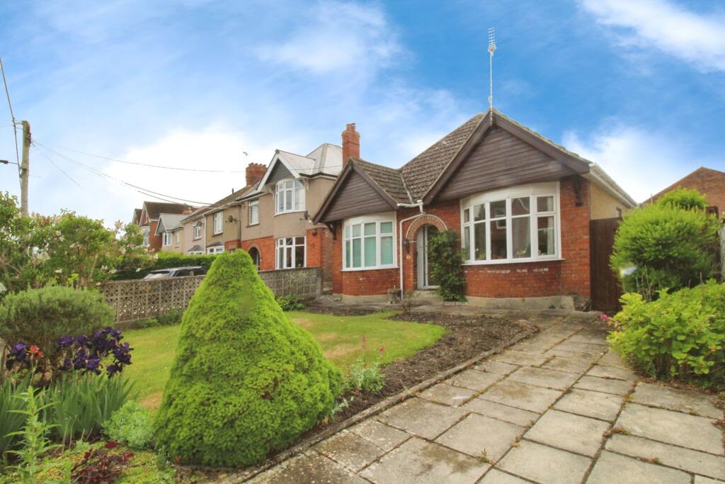 3 bedroom detached bungalow for sale in Station Road, Purton, SN5
