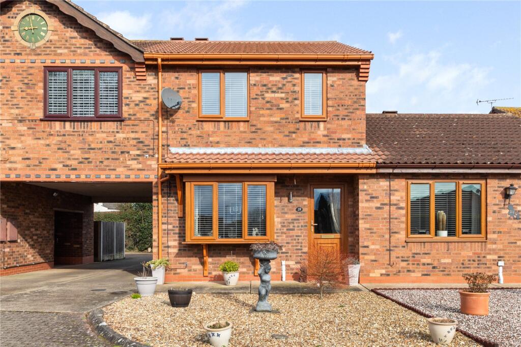 2 bedroom terraced house for sale in Hadleigh Green, Burringham ...