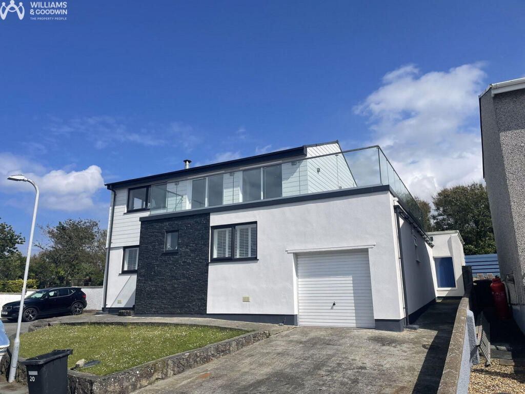 4 bedroom detached house for sale in Stad Castellor, Cemaes Bay ...