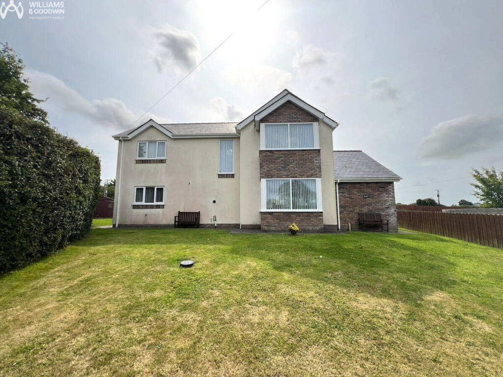 4 bedroom detached house for sale in Llangristiolus, Bodorgan, Anglesey ...