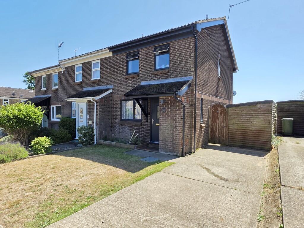 3 bedroom end of terrace house for sale in Field View Gardens, Beccles ...