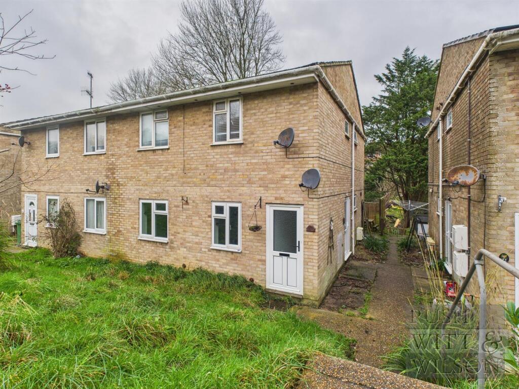 2 bedroom flat for sale in Brackendale, Hastings, TN35