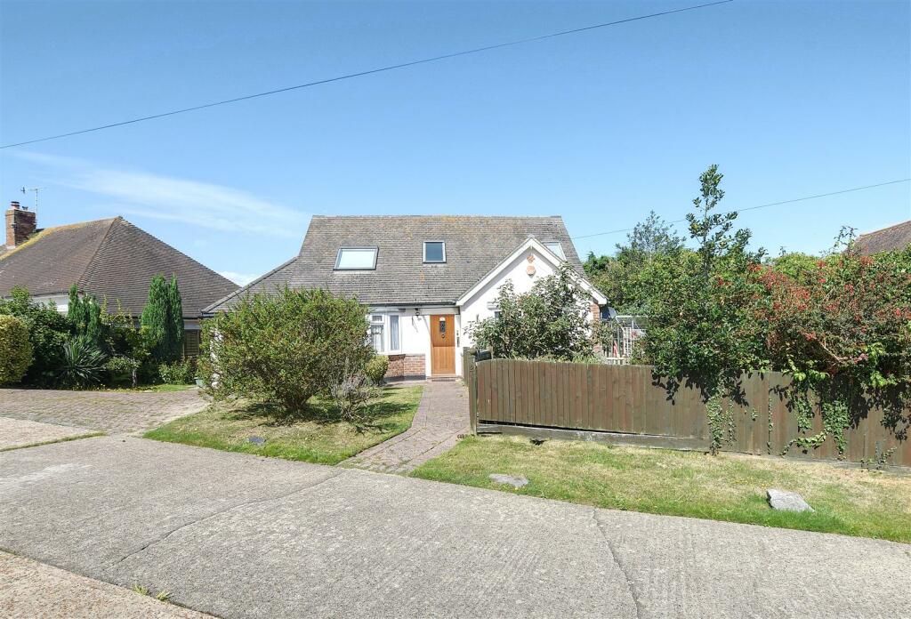 4 bedroom detached bungalow for sale in Second Avenue, Bexhill-On-Sea, TN40