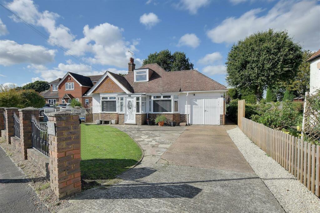 2 bedroom detached bungalow for sale in Thorne Crescent, Bexhill-On-Sea ...