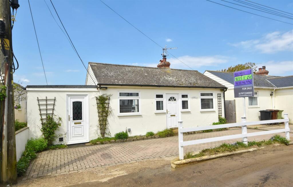 4 bedroom detached bungalow for sale in Sea Road, Camber, Rye, TN31