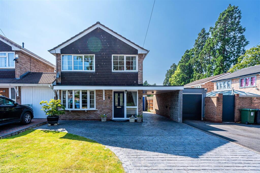 3 bedroom detached house for sale in 2 Aldwyck Drive, Castlecroft ...