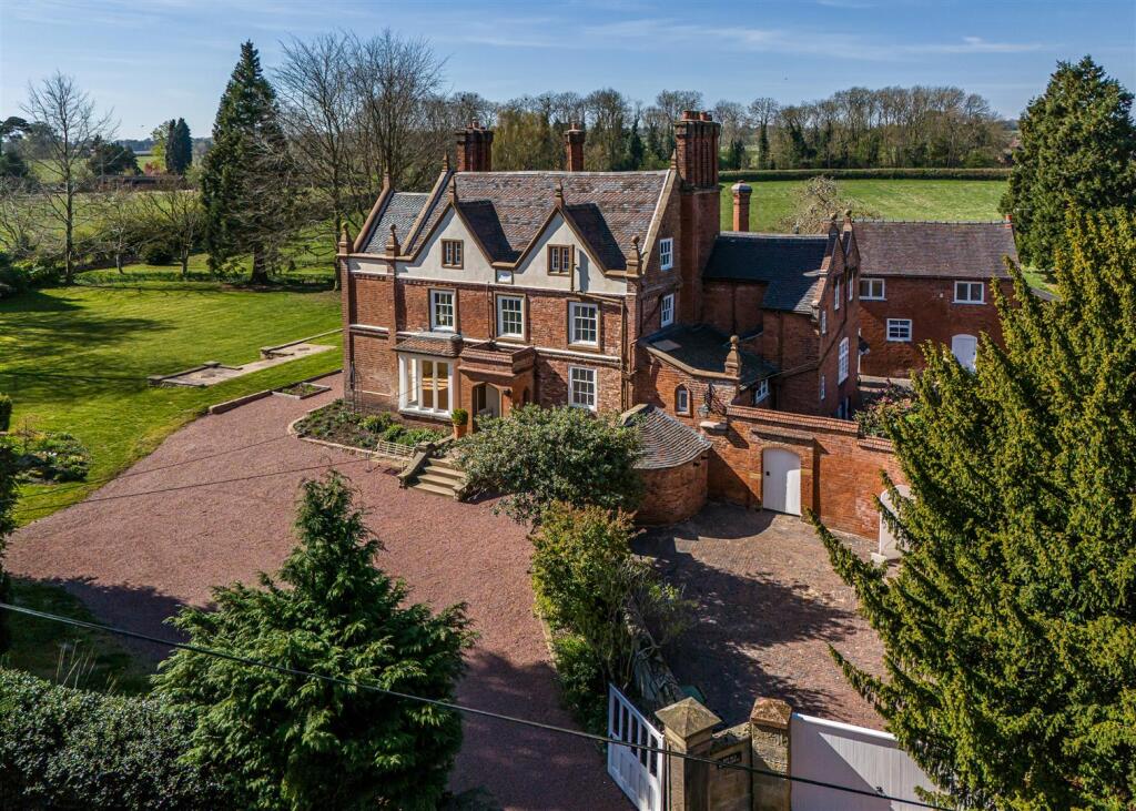 5 bedroom character property for sale in Old Manor House, Seisdon Road ...