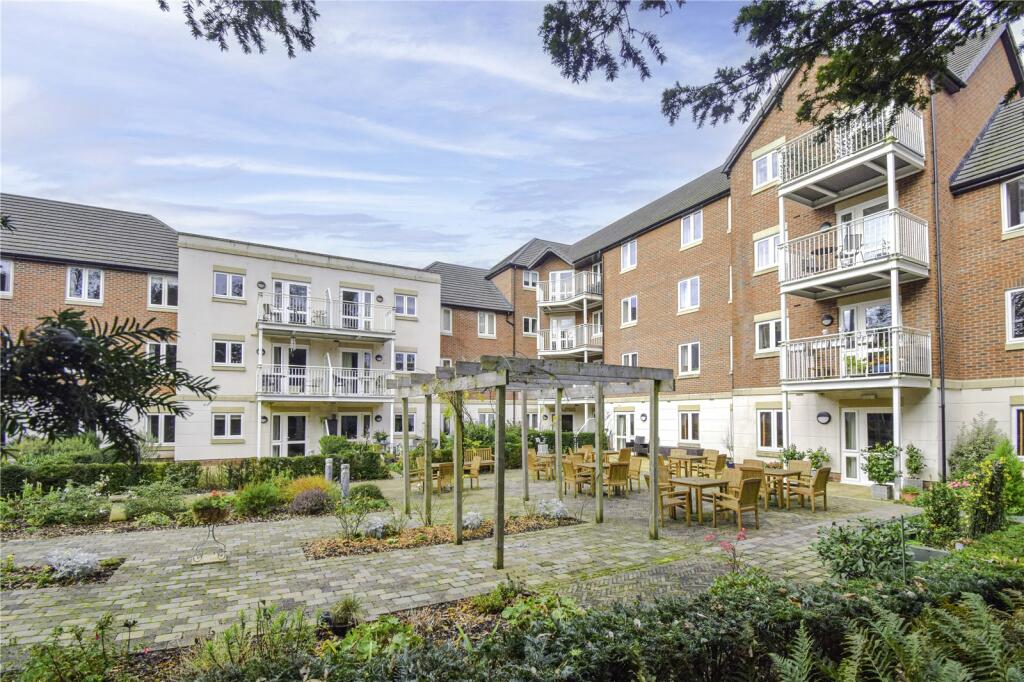 2 bedroom apartment for sale in Bath Road, Devizes, Wiltshire, SN10