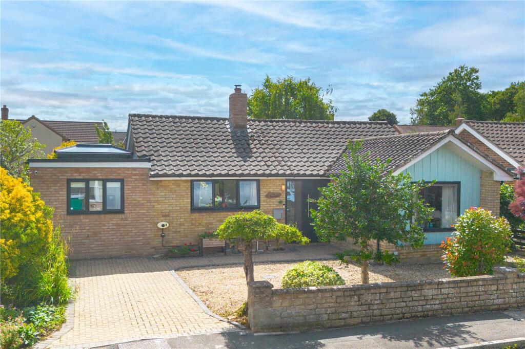 3 bedroom detached bungalow for sale in Roundway Park, Devizes, SN10